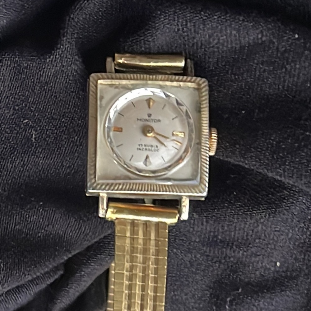 Antique Monitor-17 Rubis Incabloc Gold-Plated Stainle… - Gem